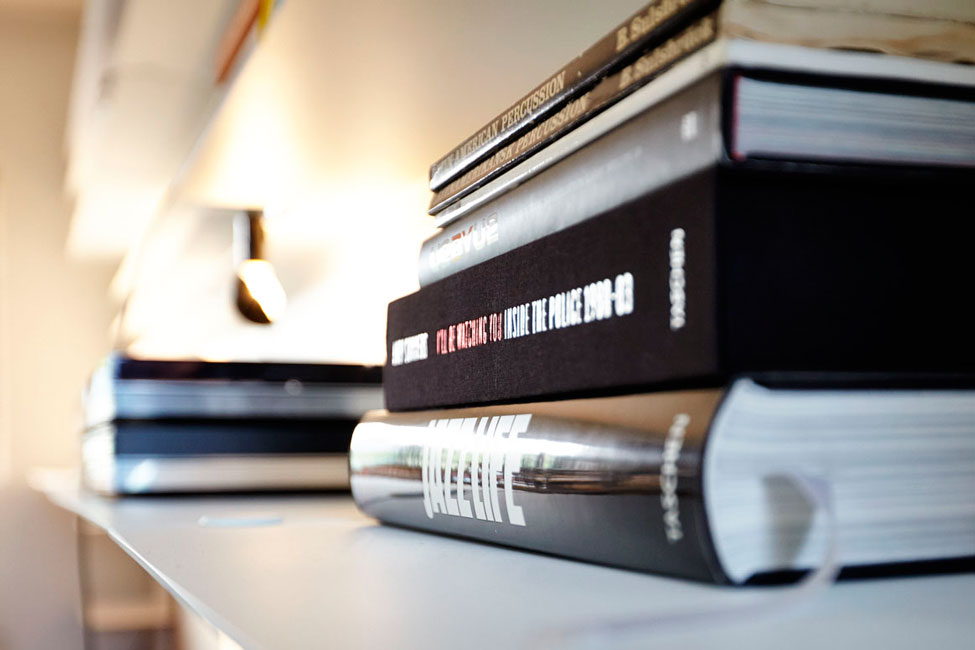 UNU Shelf System – Sleek, Minimalist Shelving with Hidden Fixings.